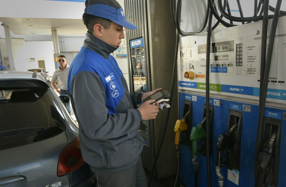 YPF aumentó la nafta y el gasoil en Mendoza: los nuevos precios - Uvas Argentinas